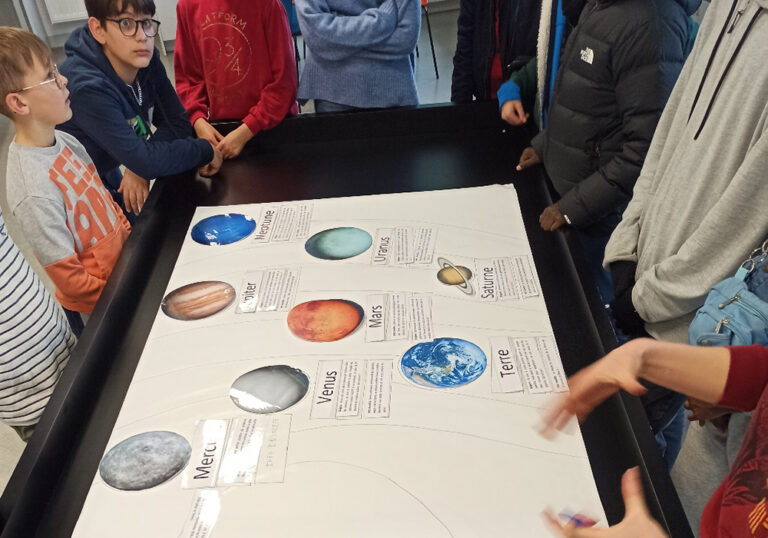 #SciencesetMétiersdeLéo : La Newton Room innove ! - Fédération Léo Lagrange